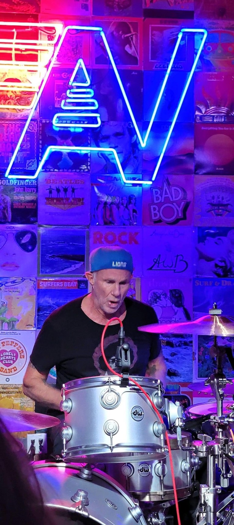 CALIFORNIA ROCK NEWSGuitar great Joe Holmes returns with new music ...