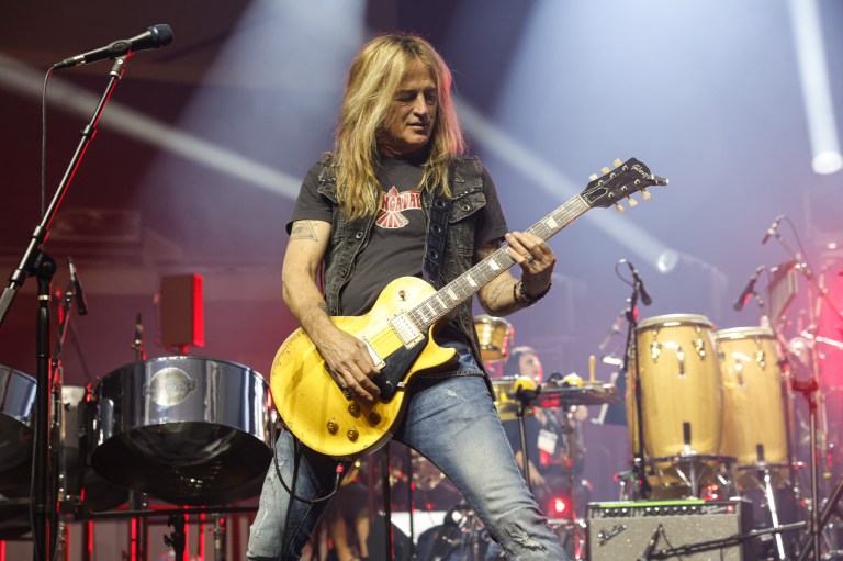 CALIFORNIA ROCK NEWSGuitar great Joe Holmes returns with new music ...